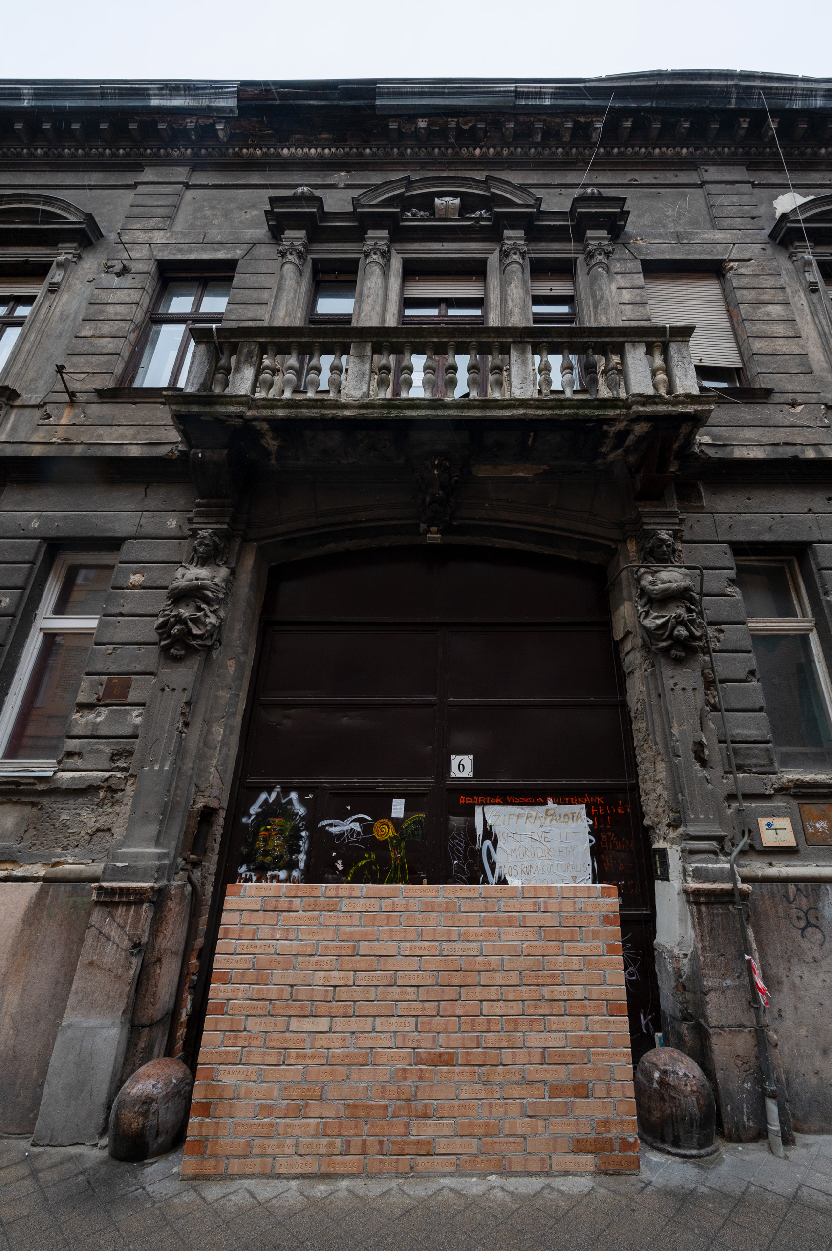 OFF-Biennále Budapest | Oláh Norbert: A cigány művész szorongása